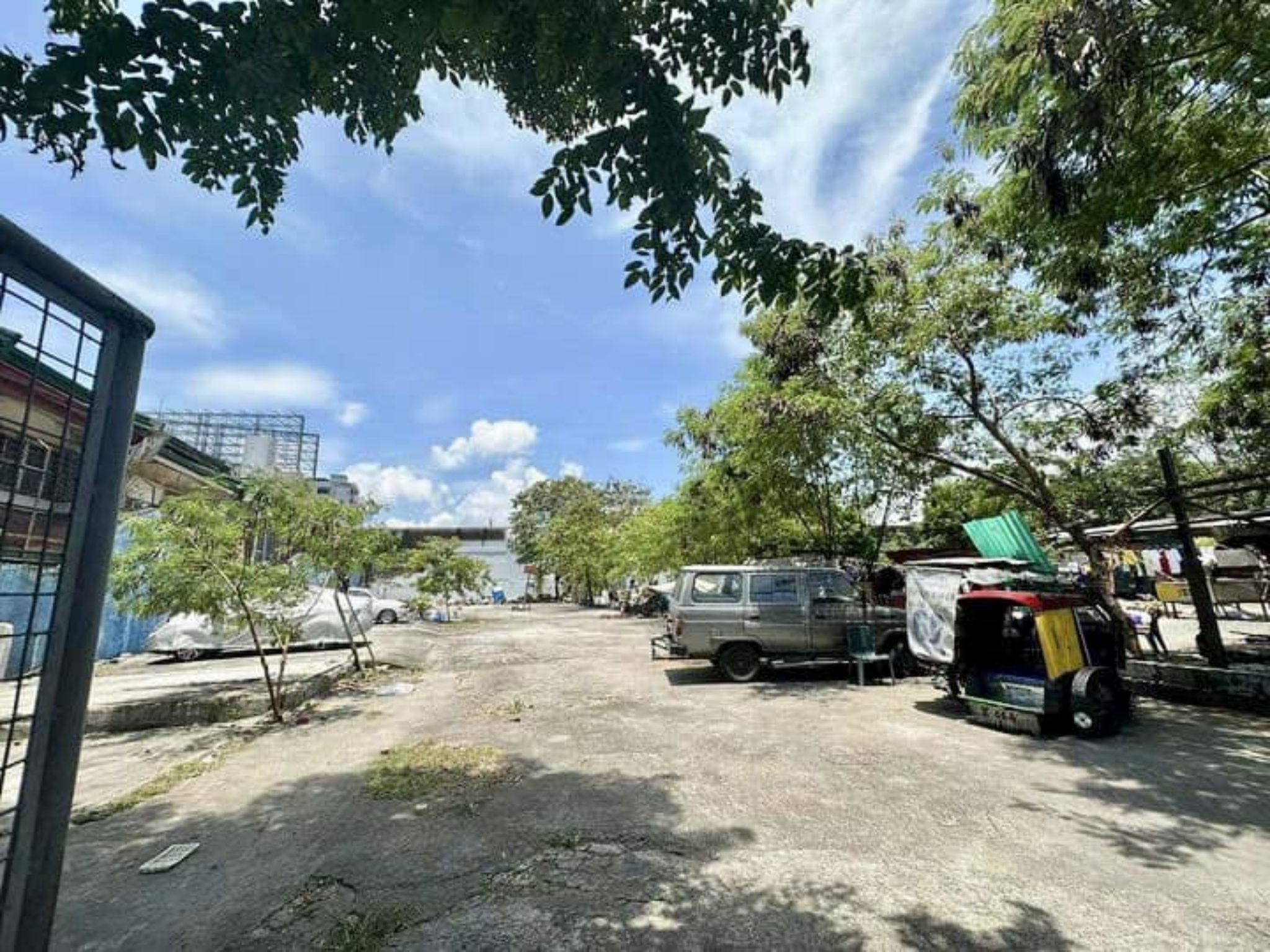 House And Lot For Sale In BF Paranaque | Presello